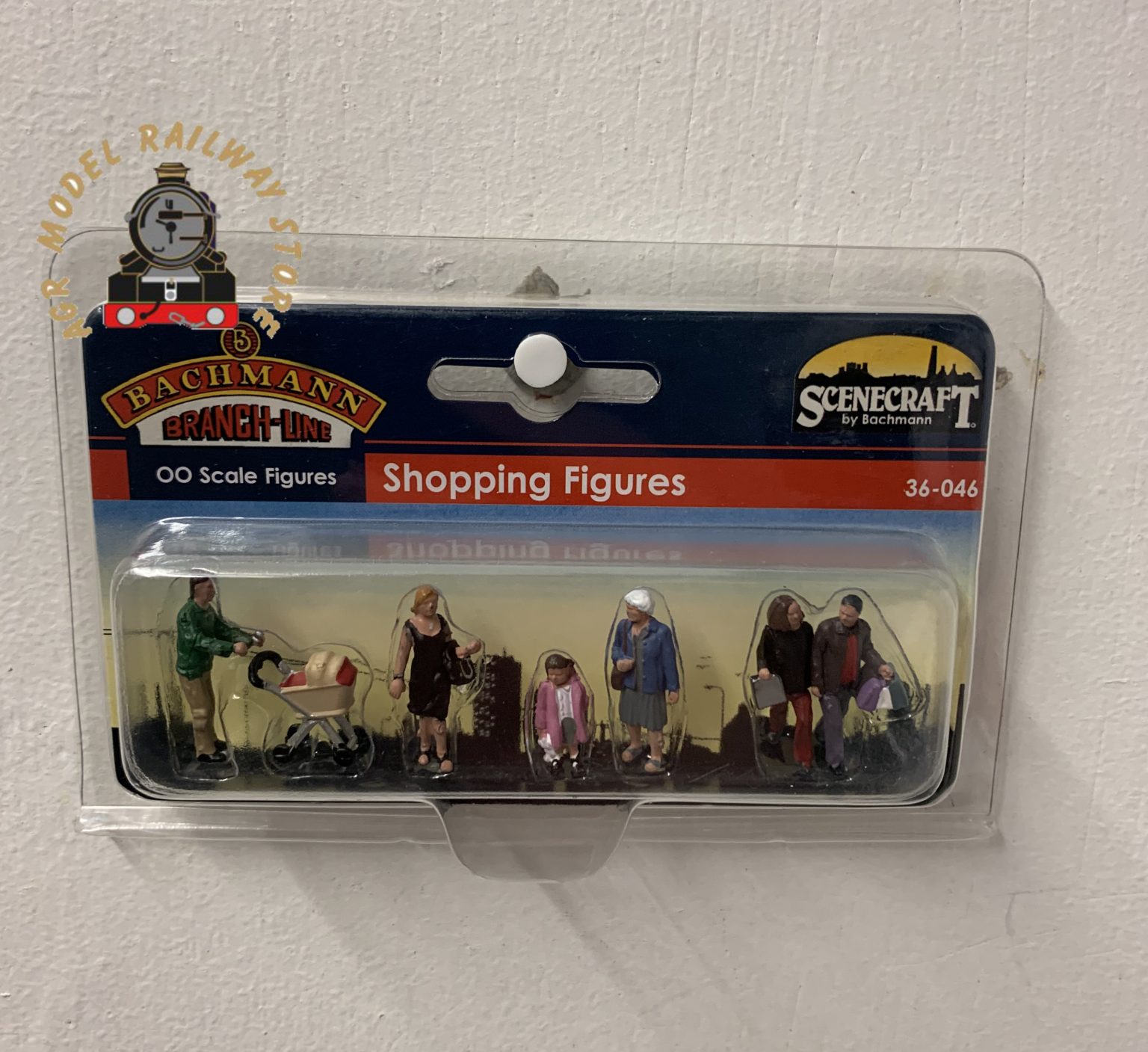 Bachmann 36-046 Shopping figures x 6 – OO Gauge – AGR Model Railway Store
